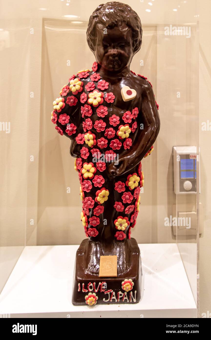 BRUSSELS, BELGIUM - JANUARY 1, 2019: Manneken Pis chocolate statue ...