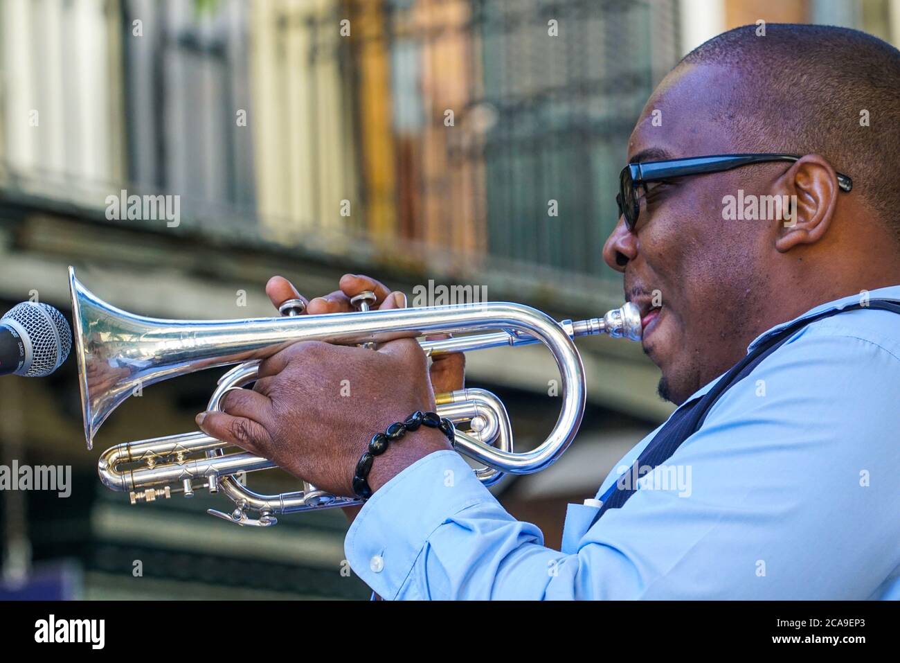 African man playing trumpet hi-res stock photography and images - Alamy
