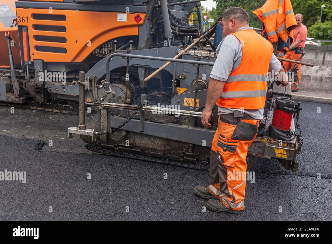 Road coating heat hi-res stock photography and images - Alamy