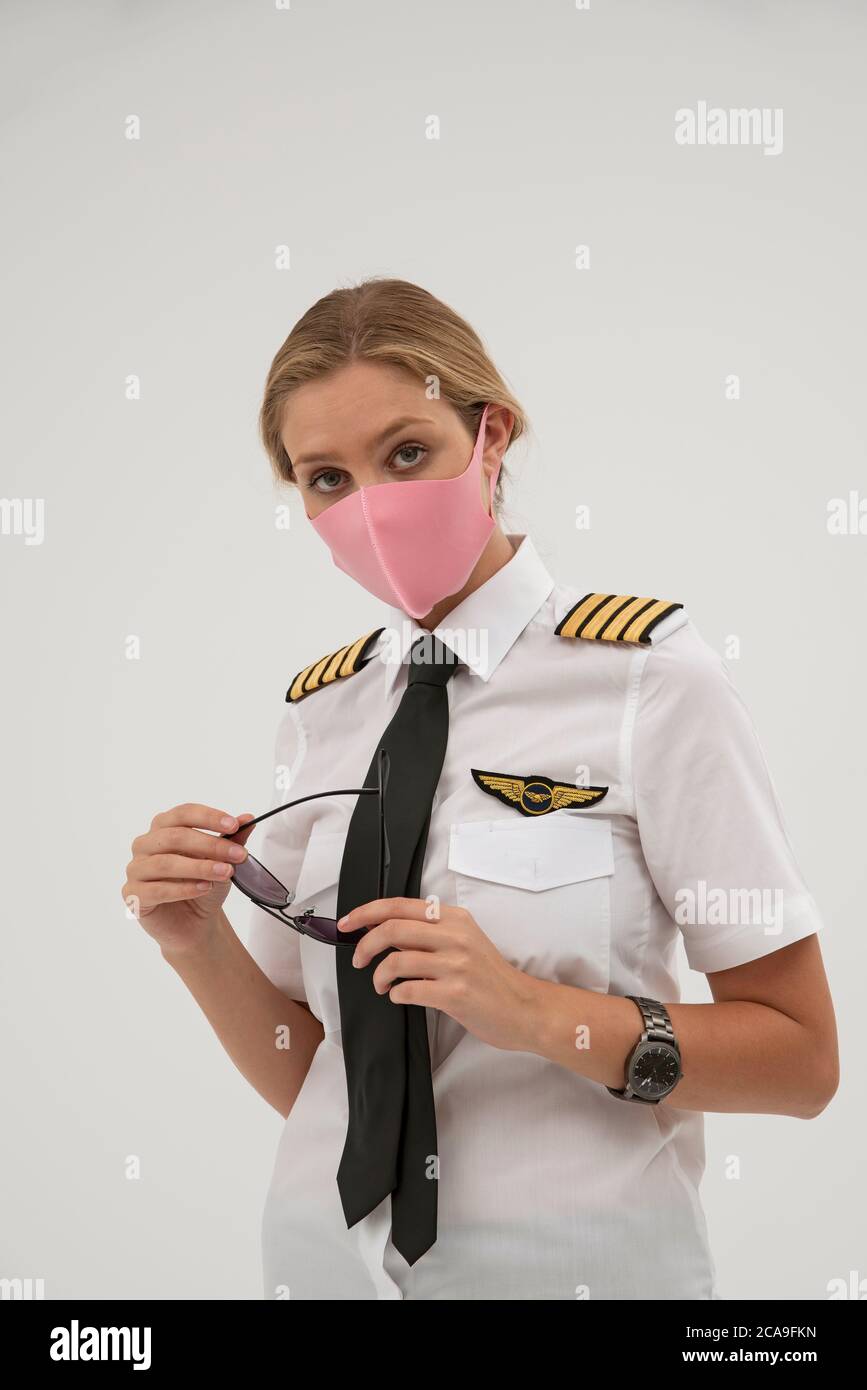Female pilots hi-res stock photography and images - Alamy