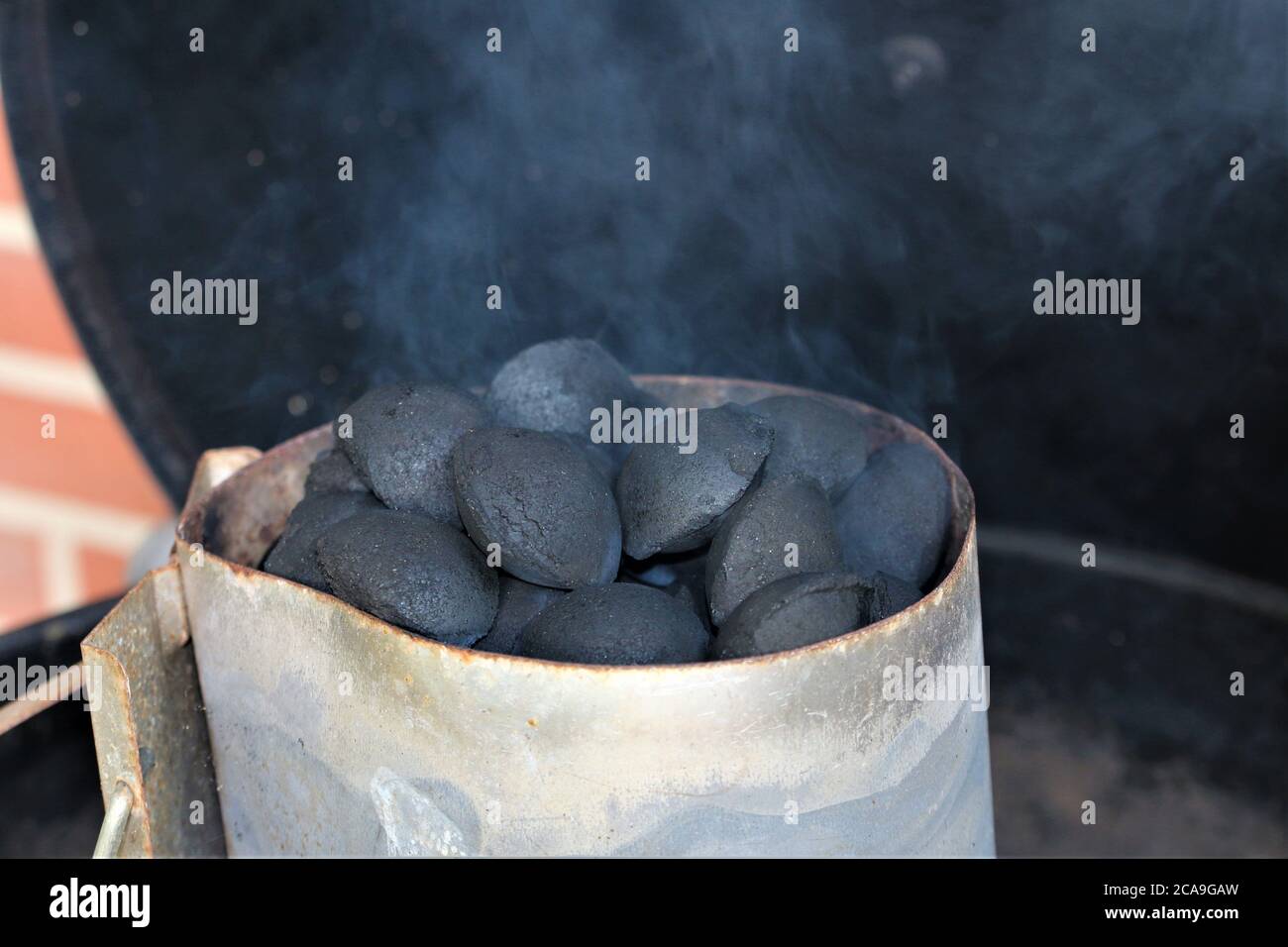 Coal briquettes hi-res stock photography and images - Alamy