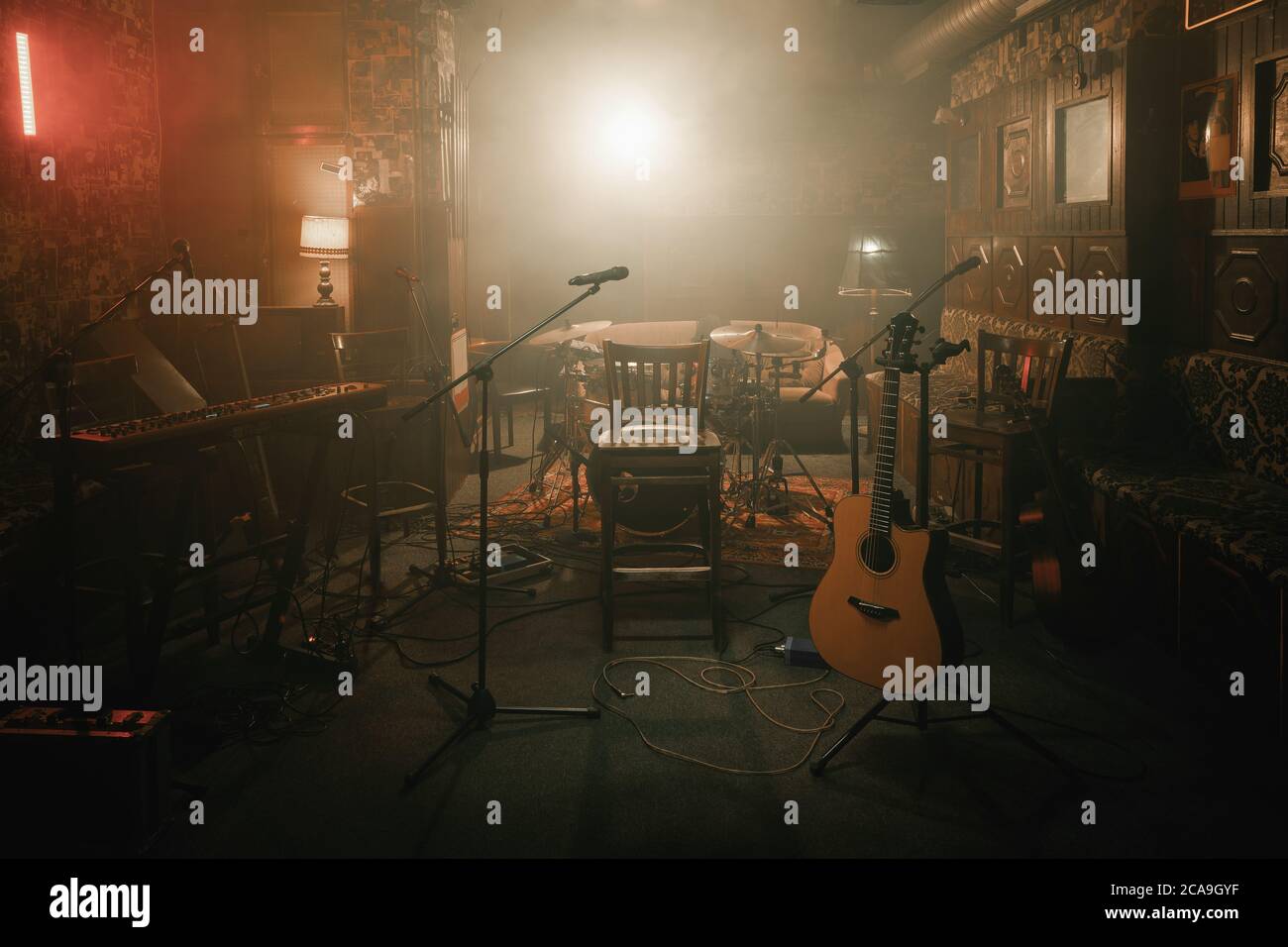 Empty Dark Stage High Resolution Stock Photography and Images - Alamy