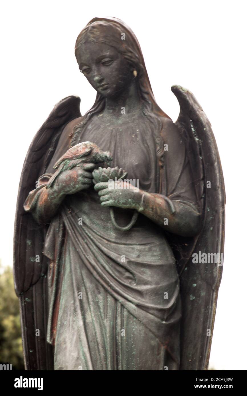 Angel statue at Canoe Lake Southsea Stock Photo - Alamy