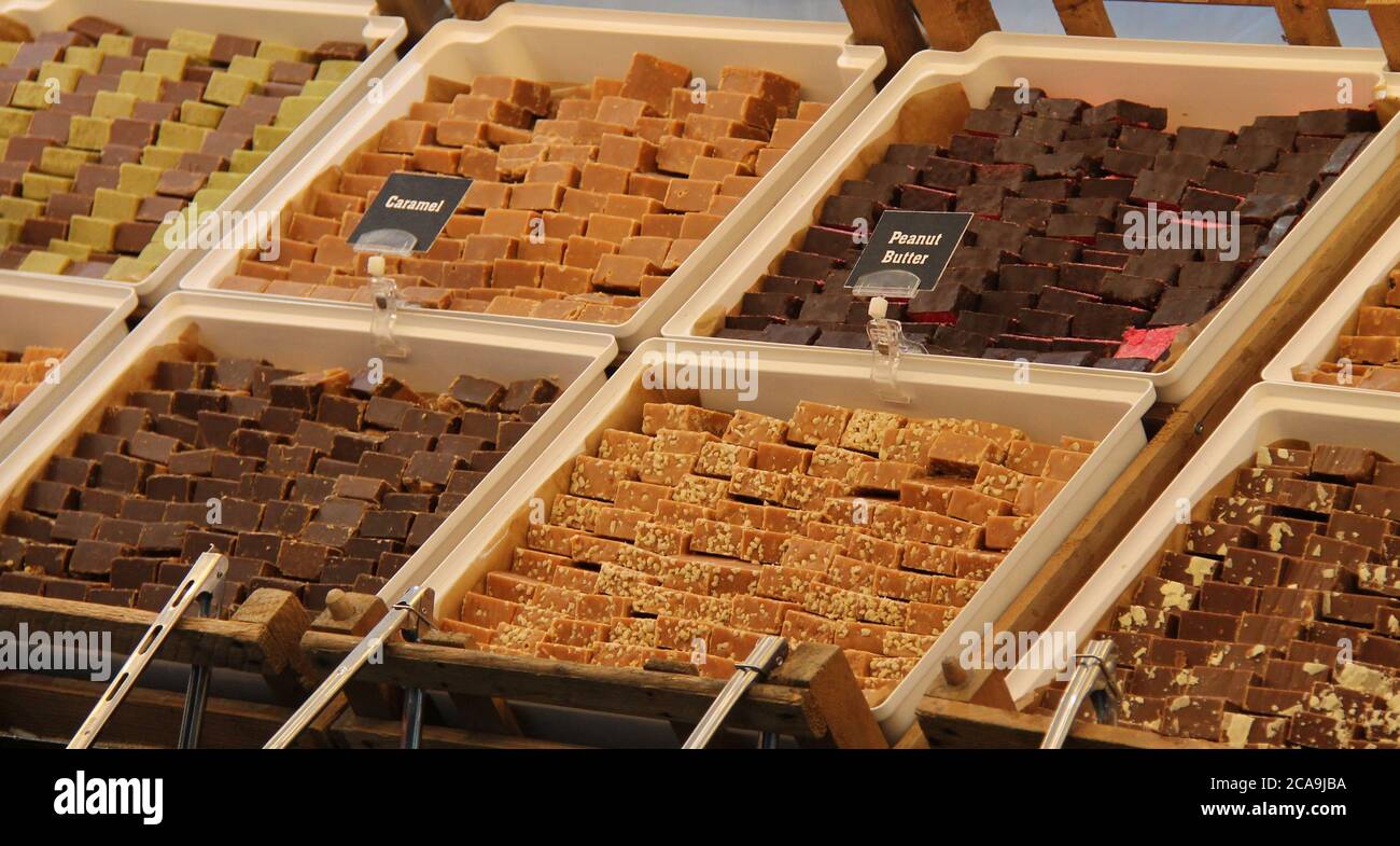 Sugar cubes display hi-res stock photography and images - Alamy