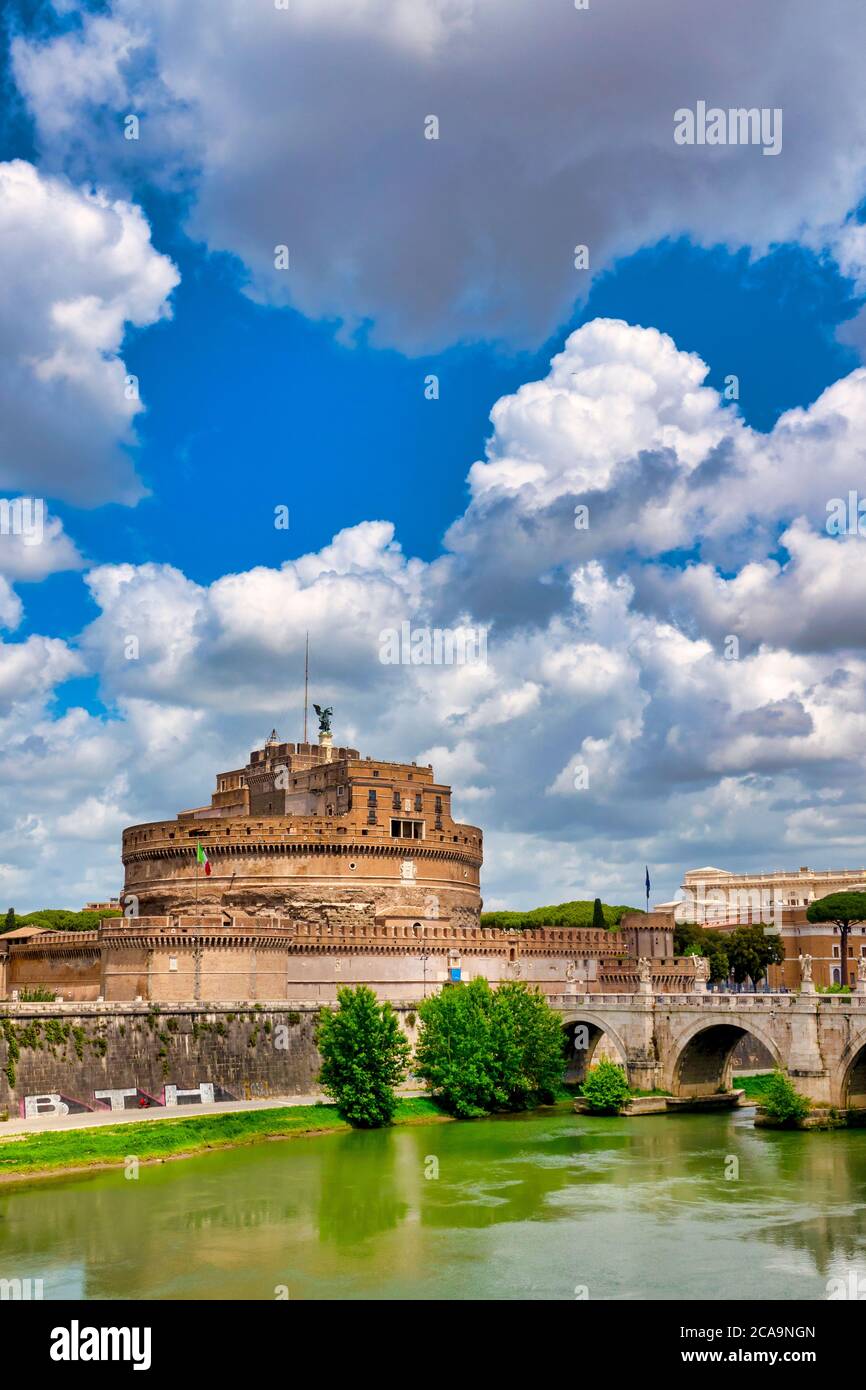 Castel sant’angelo rome hi-res stock photography and images - Alamy