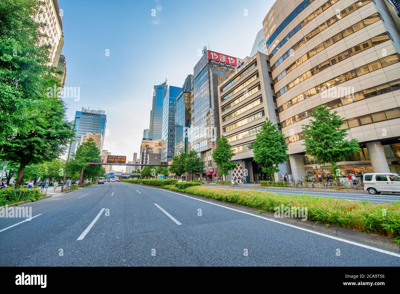 Modern japanese apartment buildings hi-res stock photography and images ...
