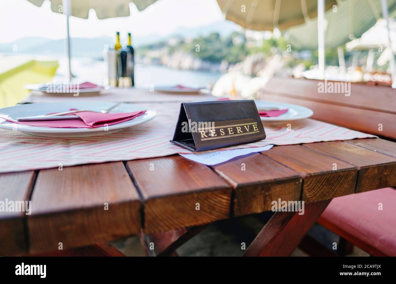 Reservation table hi-res stock photography and images - Alamy
