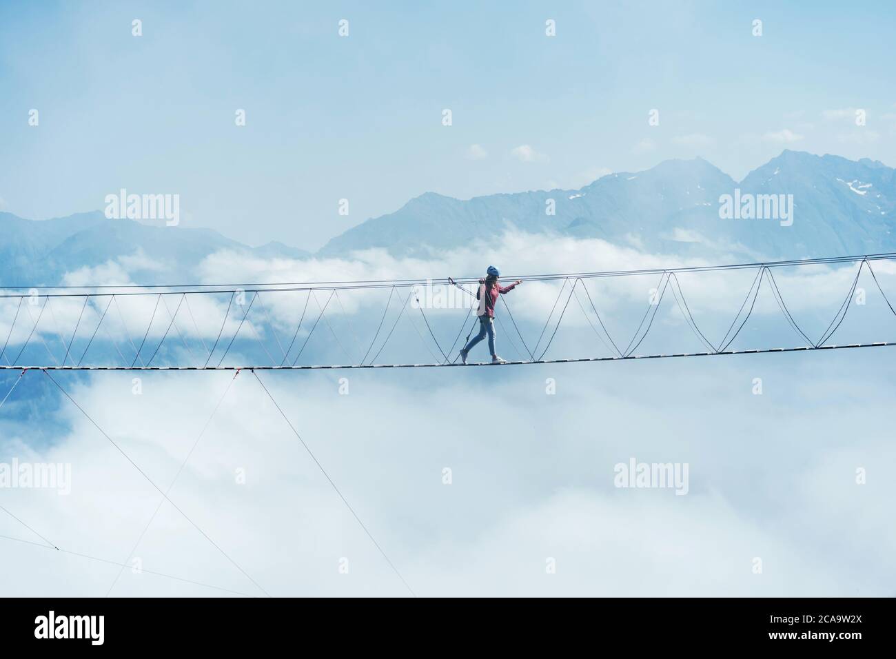 Dangerous rope bridge hi-res stock photography and images - Alamy