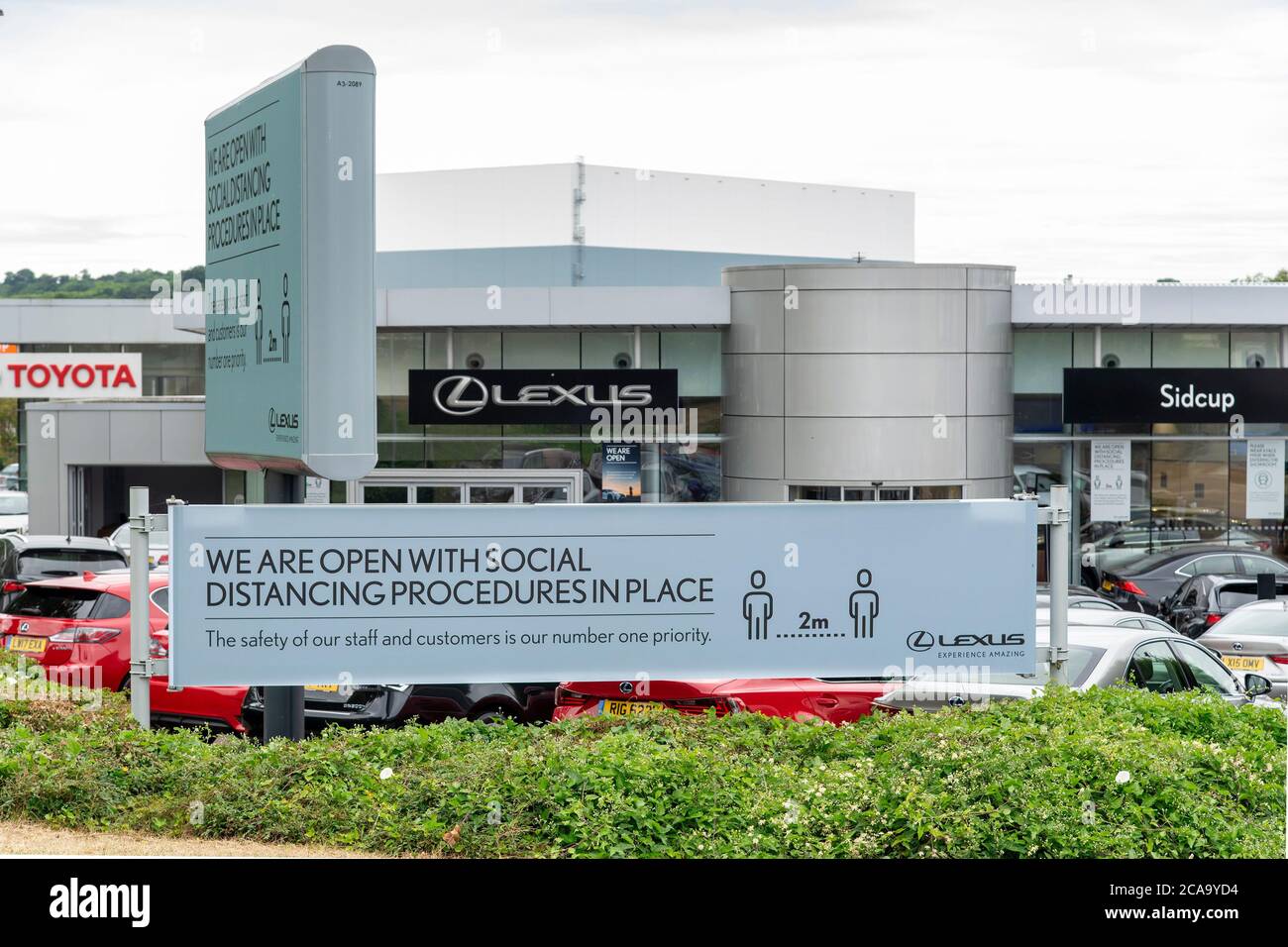 Car dealerships signs hi-res stock photography and images - Alamy