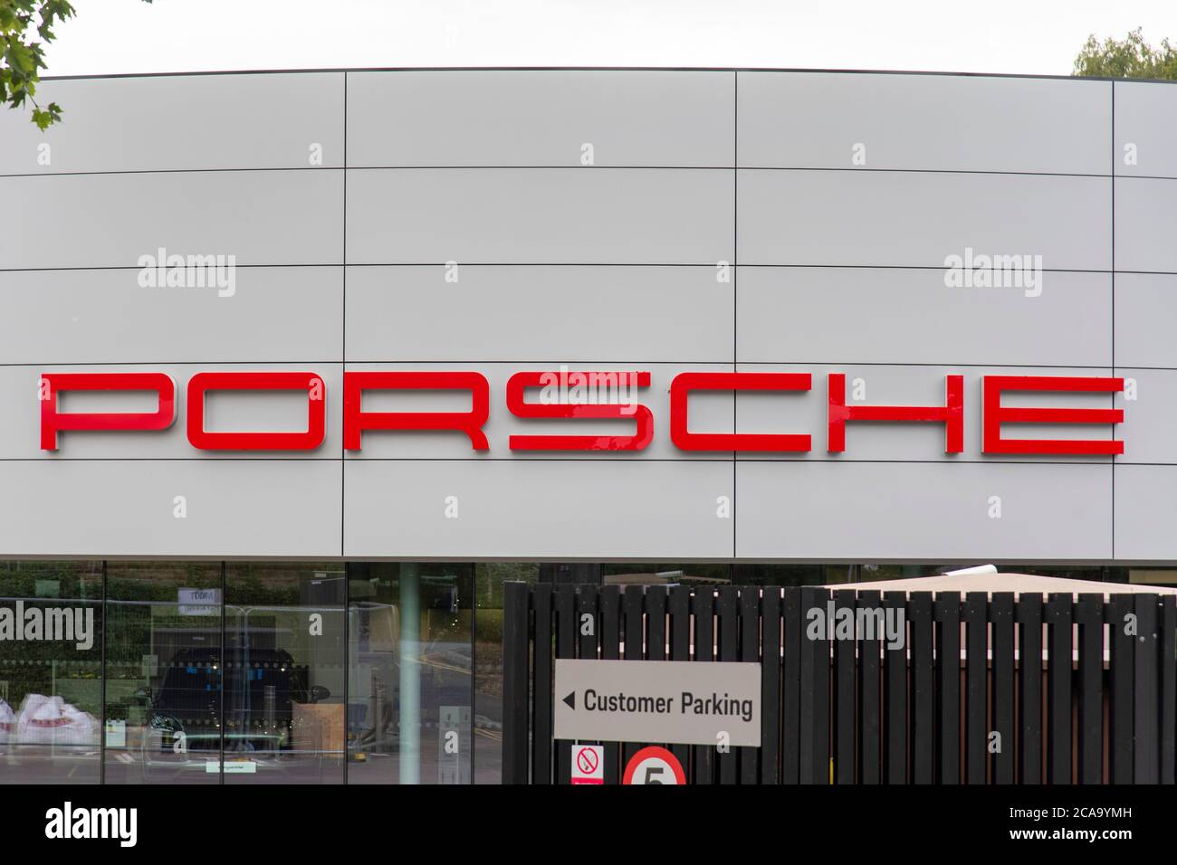 Porsche Company Logo High Resolution Stock Photography and Images - Alamy