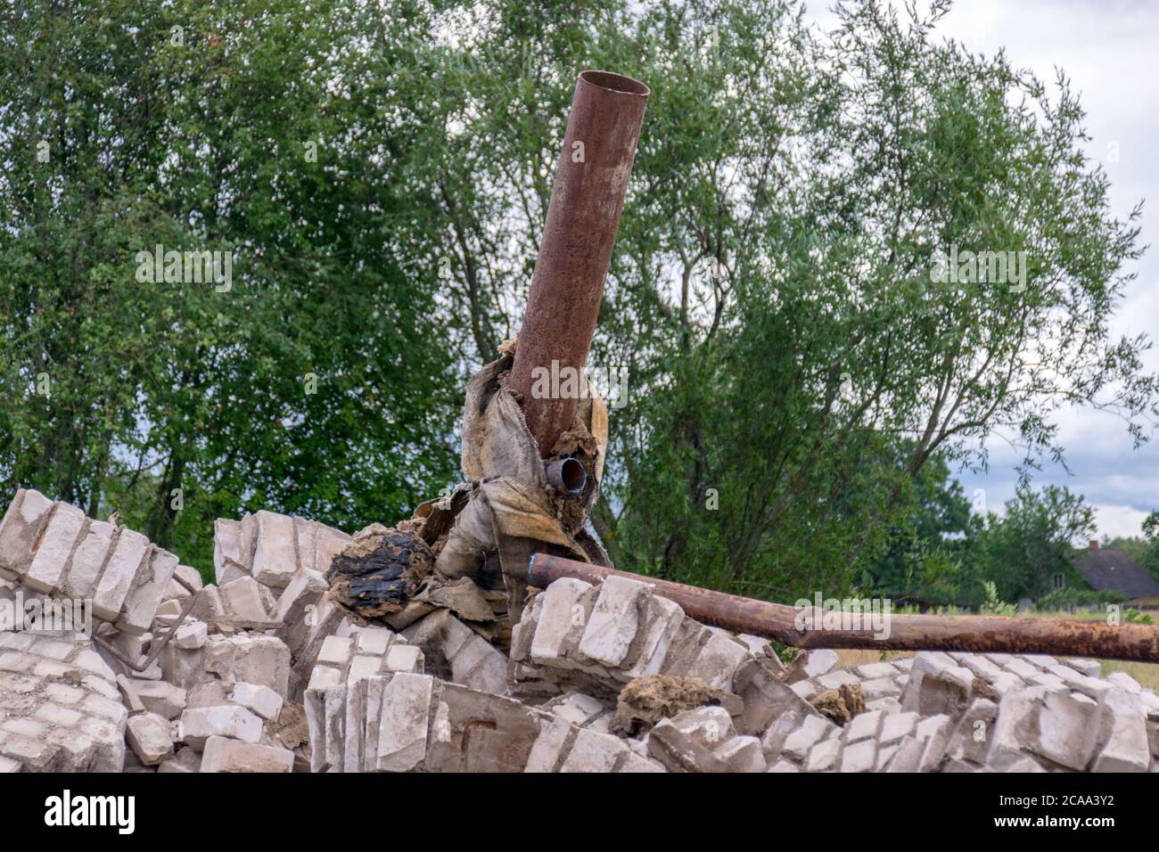Old iron structure hi-res stock photography and images - Alamy