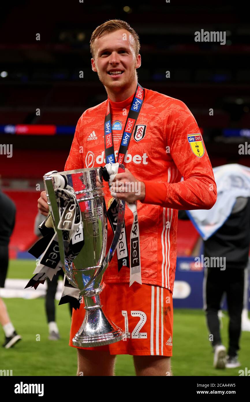 Efl championship trophy hi-res stock photography and images - Alamy