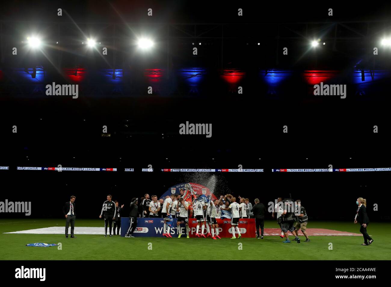 Efl playoff trophy hi-res stock photography and images - Alamy