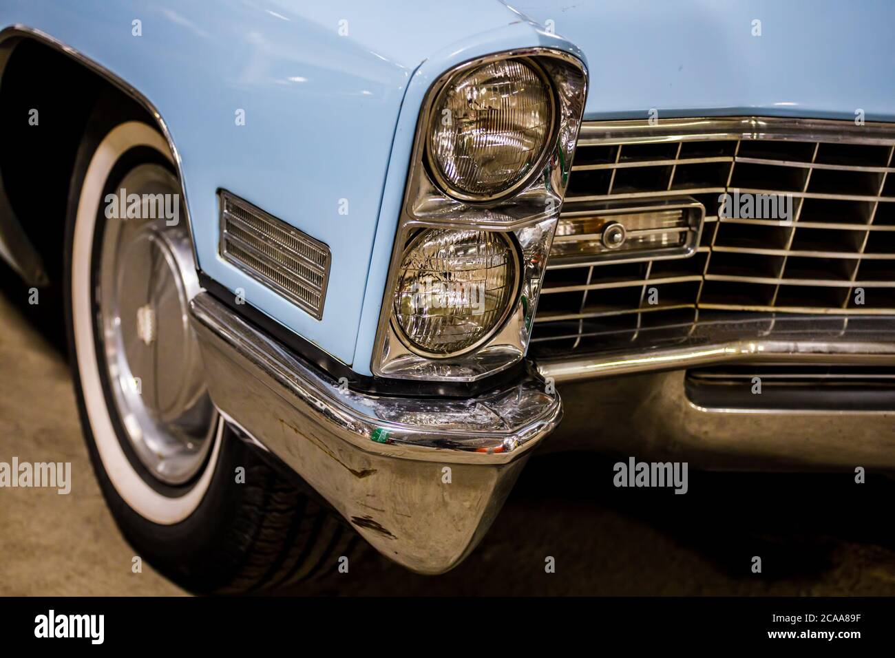 blue retro car Stock Photo - Alamy