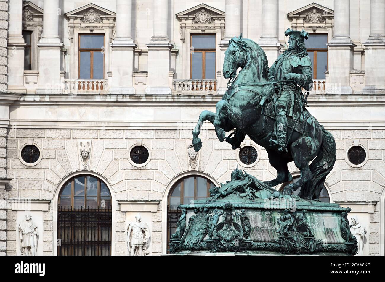 Horse statue vienna square hi-res stock photography and images - Alamy