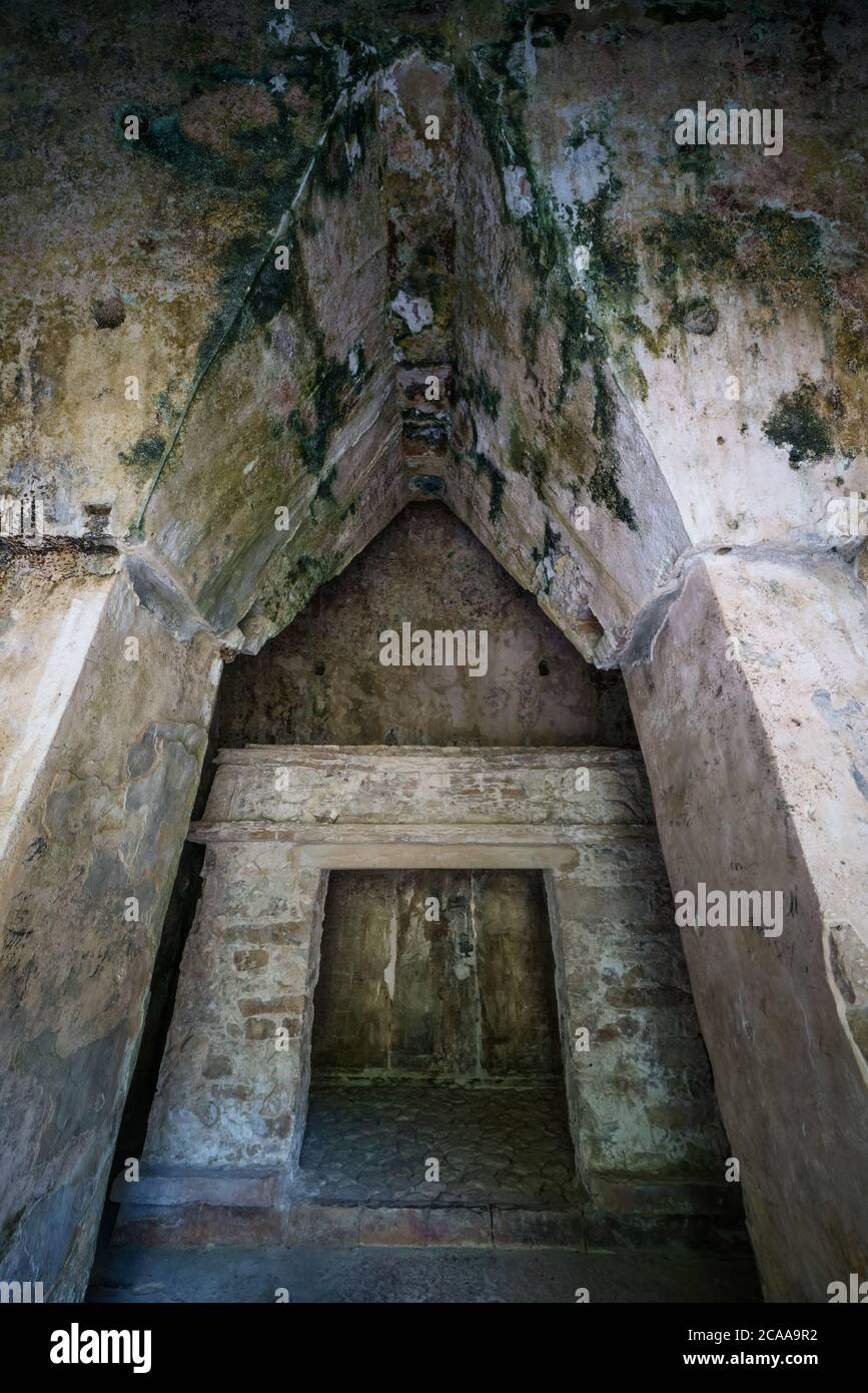 Temple of the cross group palenque hi-res stock photography and images ...