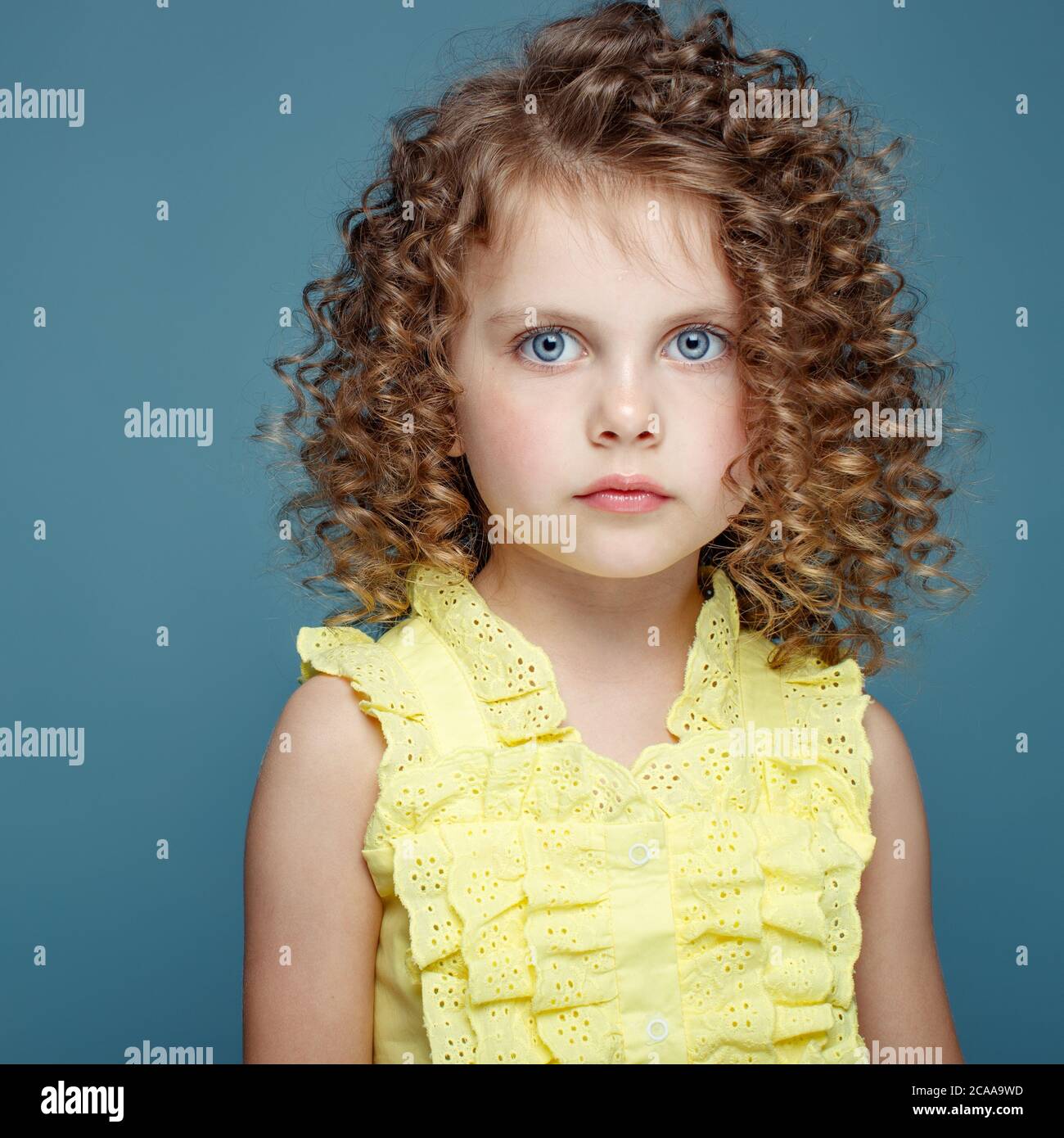Portrait of a beautiful girl child Stock Photo - Alamy