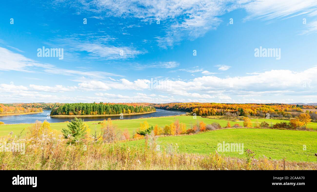 Fall colors quebec hi-res stock photography and images - Alamy