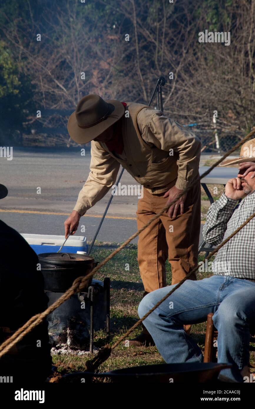Cowboy cook cooking hi-res stock photography and images - Alamy