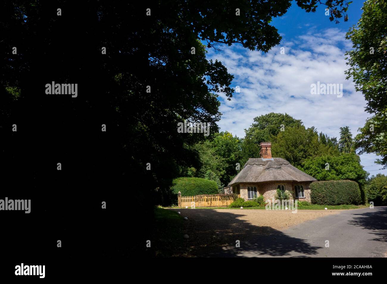 Flint with gault brick dressings hi-res stock photography and images ...