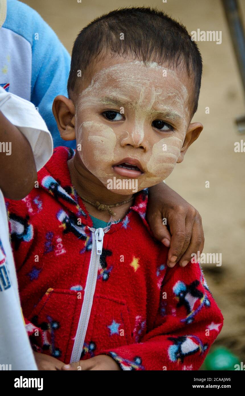 Thanaka cream has been used by Burmese women for over 2000 years Stock ...
