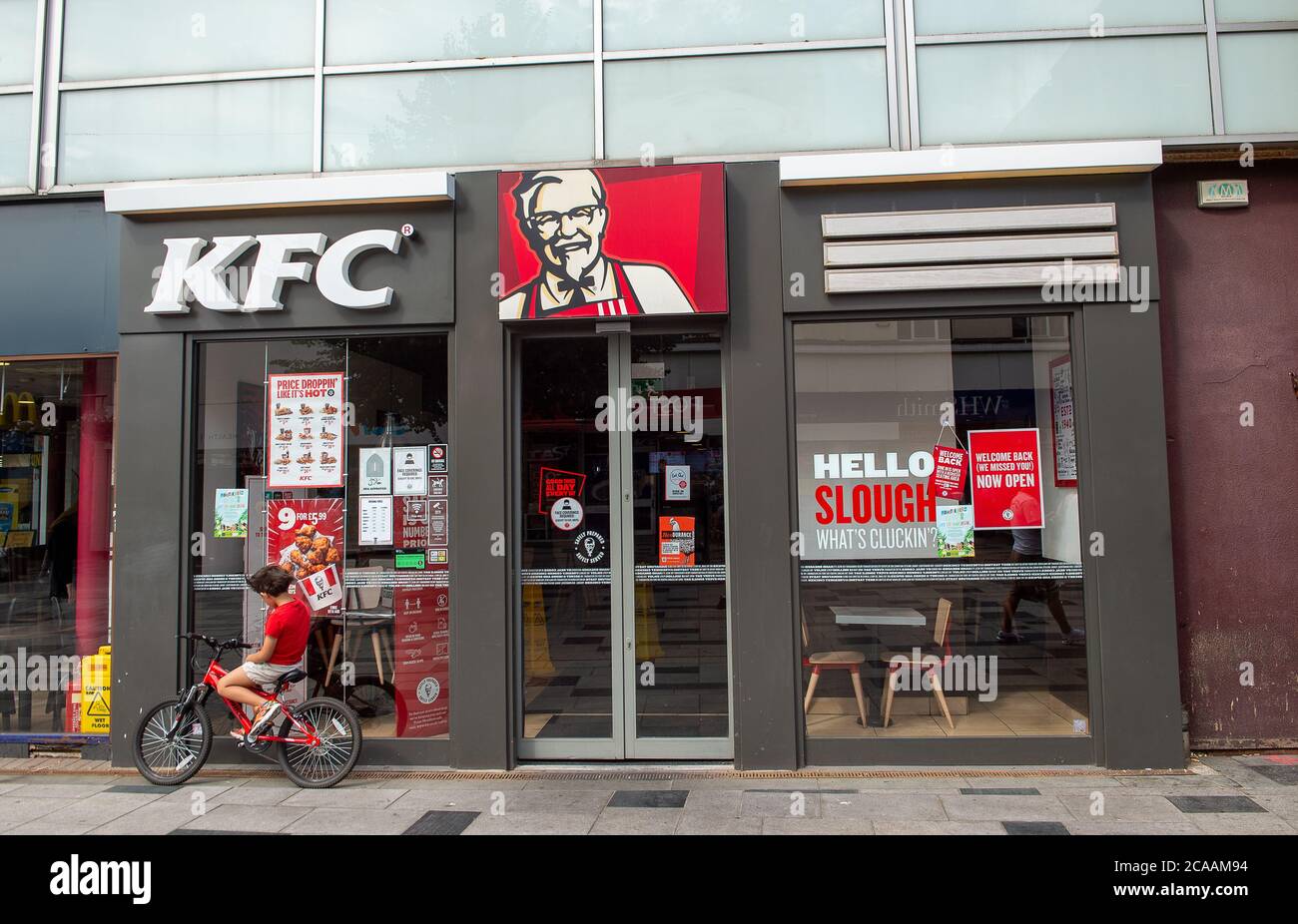 Slough, Berkshire, UK. 5th August, 2020. Fast food chain KFC have ...
