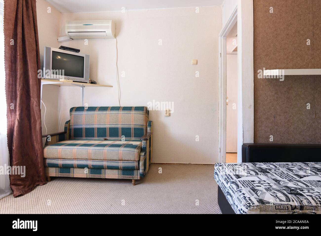 Hotel room old tv hi-res stock photography and images - Alamy