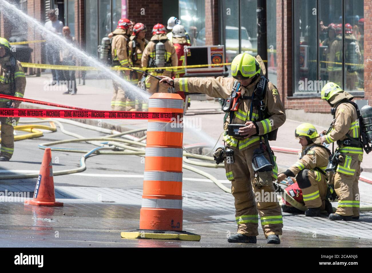 Take measure hi-res stock photography and images - Alamy