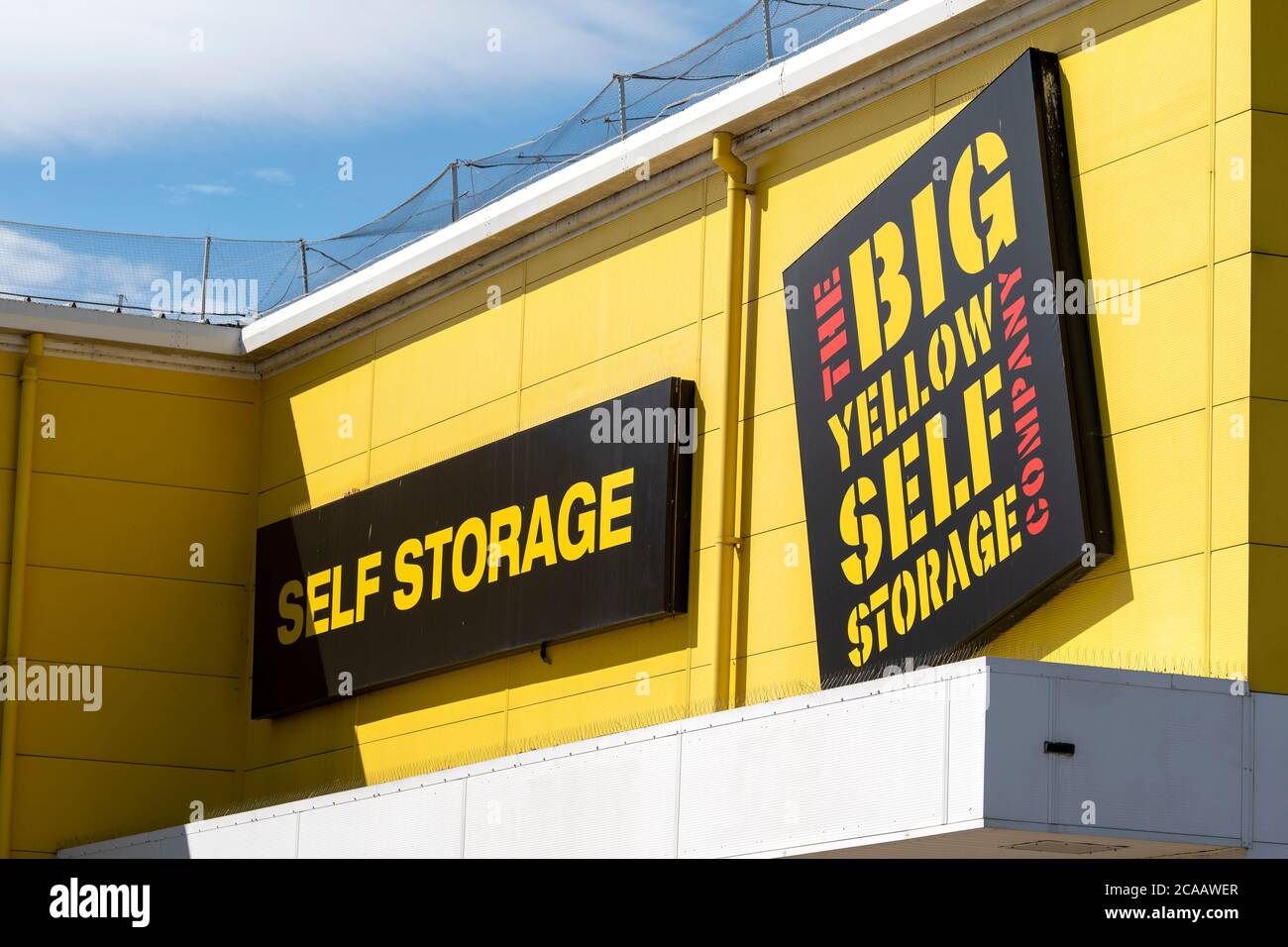 Big yellow storage 2020 hi-res stock photography and images - Alamy