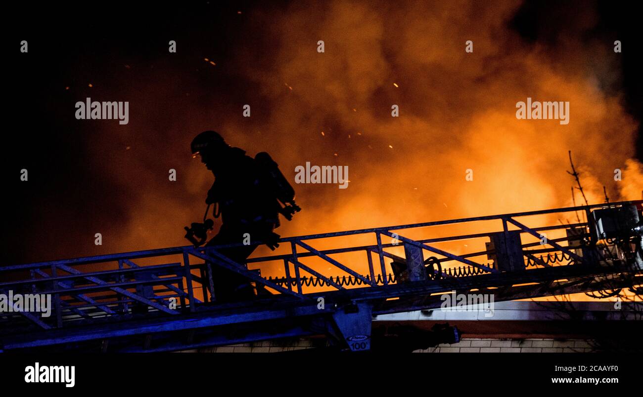 Firefighter ladders hi-res stock photography and images - Alamy