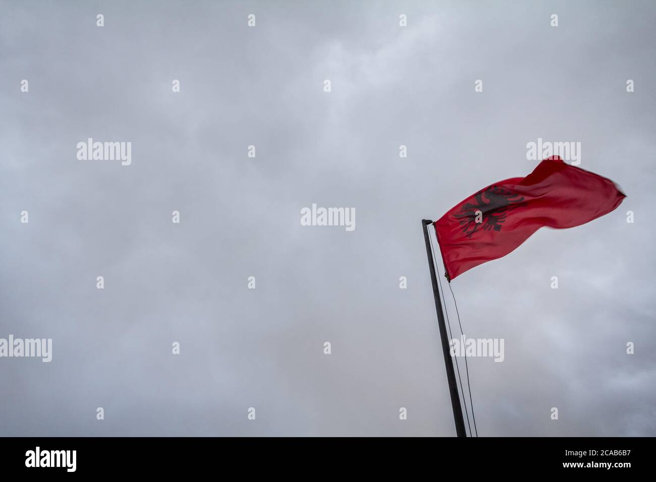 Albanian flamuri i shqiperise hi-res stock photography and images - Alamy