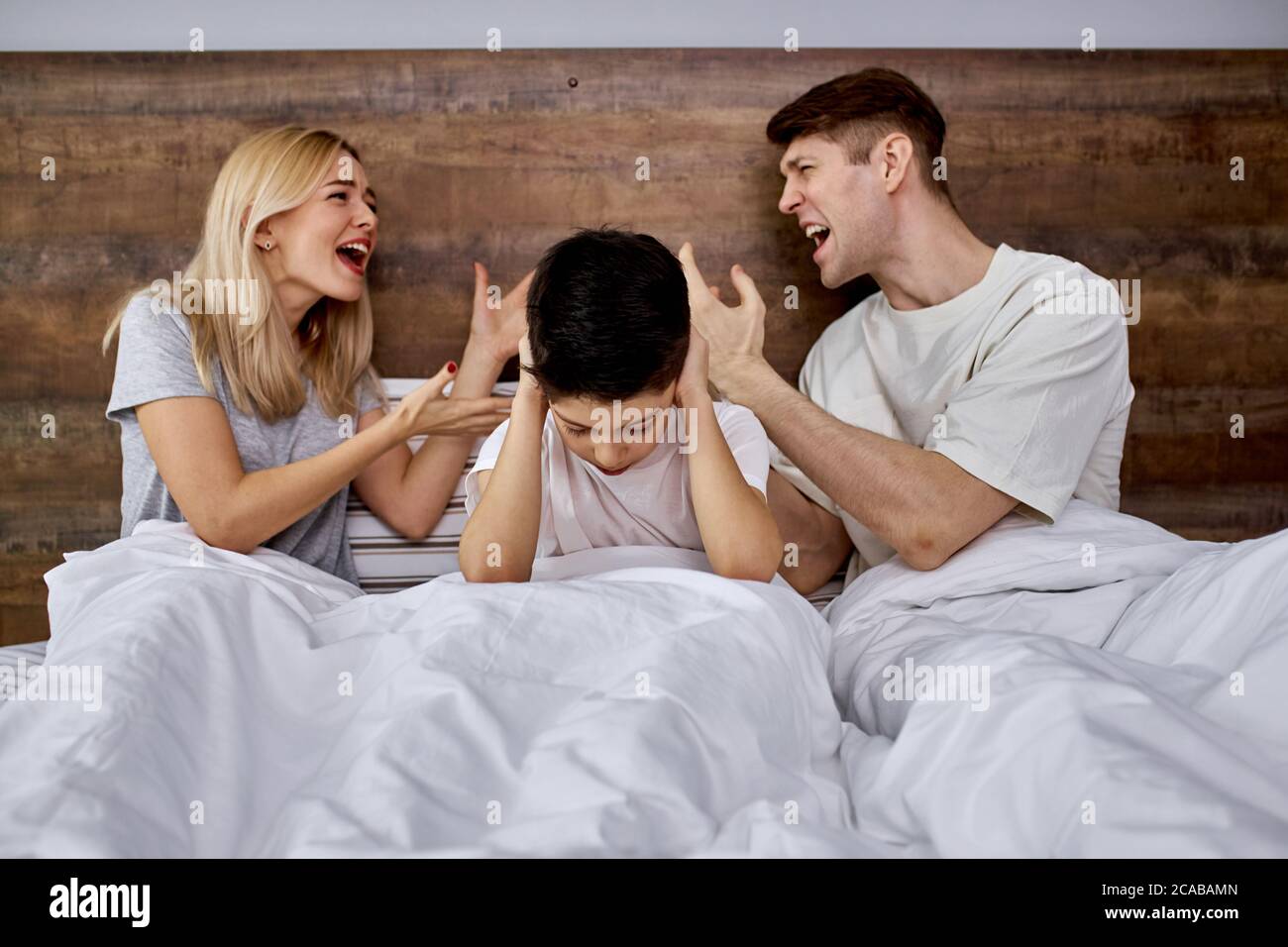 Couple arguing home kids hi-res stock photography and images - Alamy