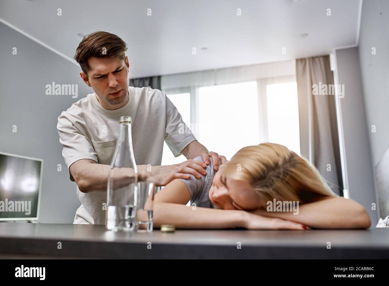 Table toper hi-res stock photography and images - Alamy