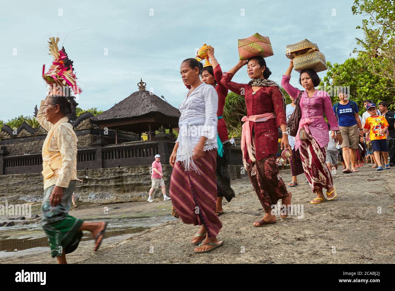 Balinese women hi-res stock photography and images - Alamy