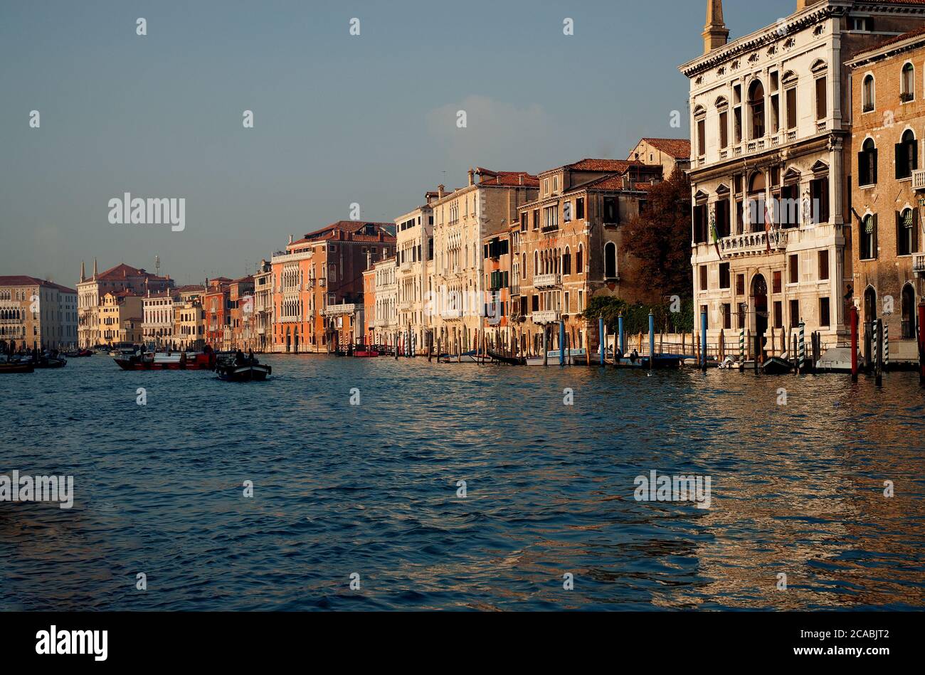 Canal bout hi-res stock photography and images - Alamy