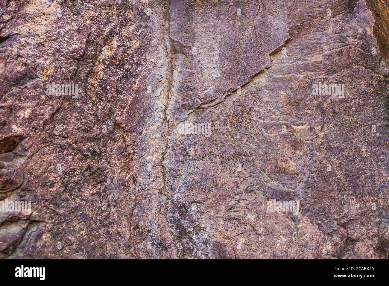 Cliff cracks hi-res stock photography and images - Alamy