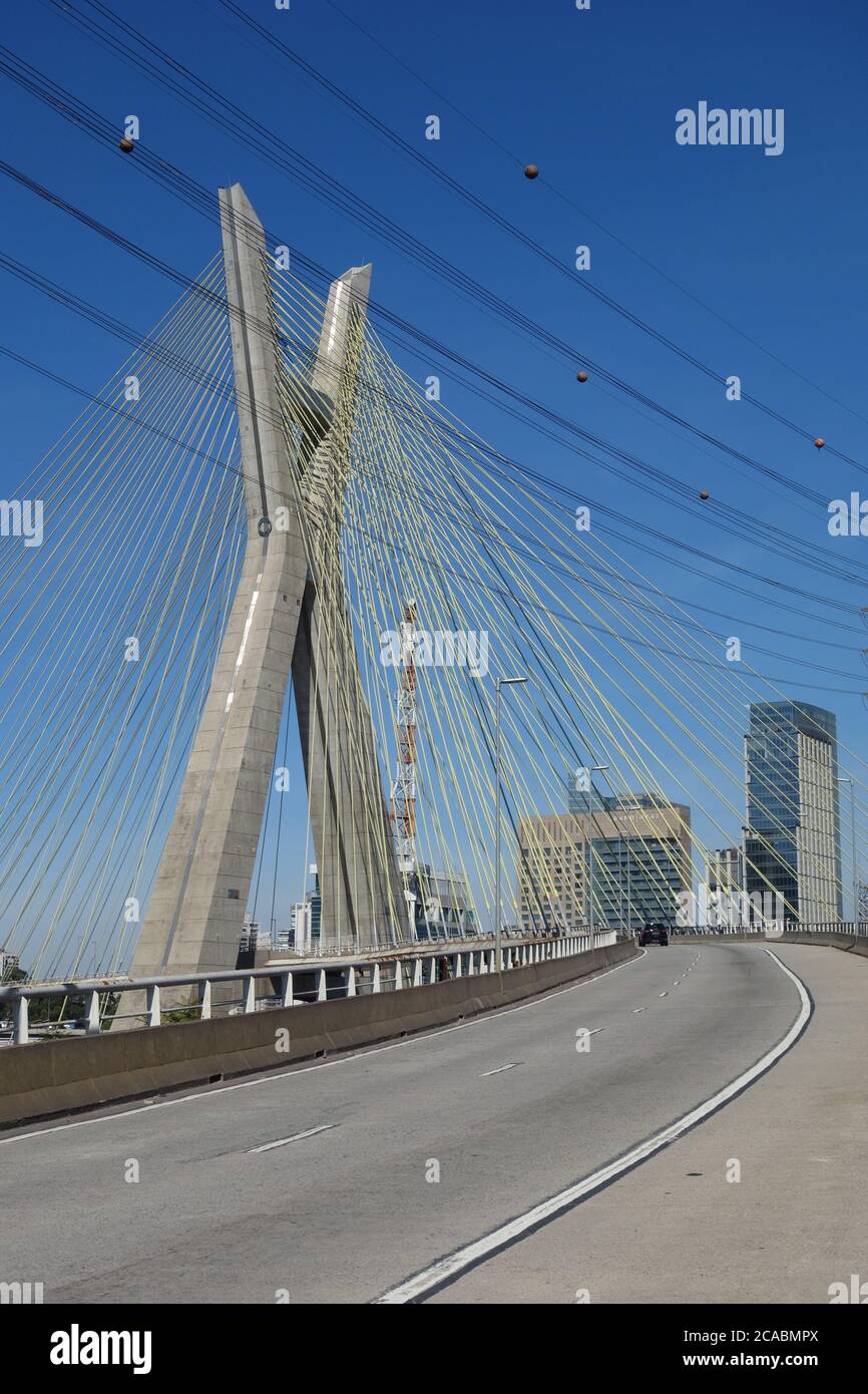 Vertical shot of the Octavio Frias de Oliveira bridge in Sao Paulo ...