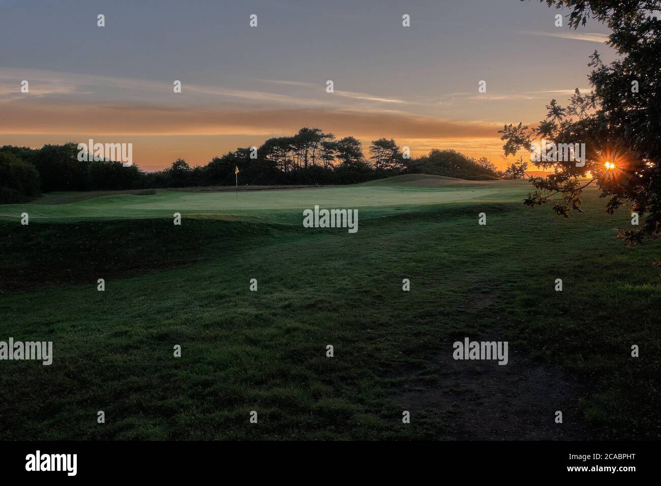 Misty golf course hi-res stock photography and images - Alamy