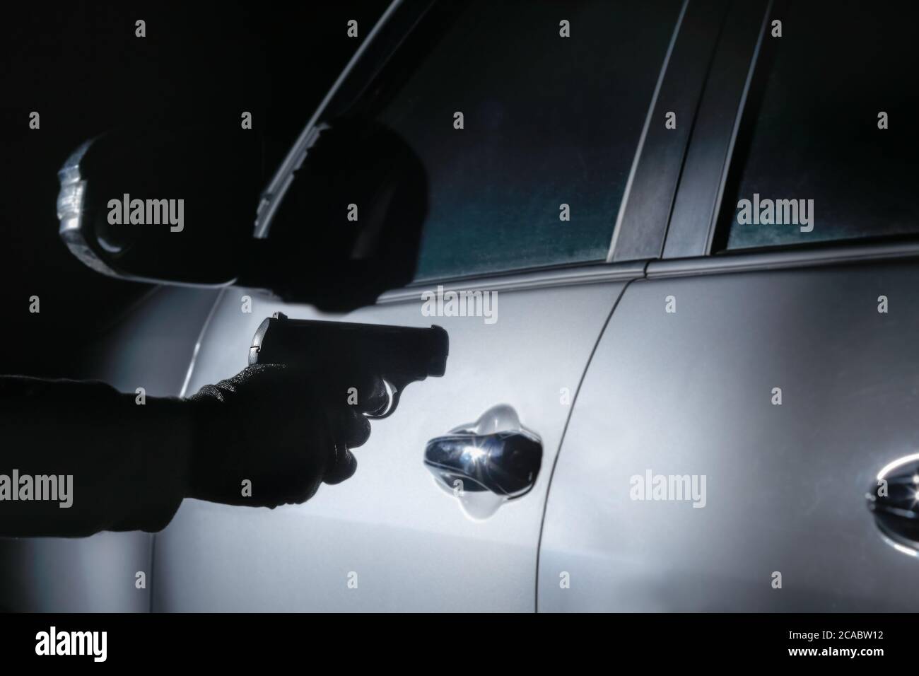 Robbery at night hi-res stock photography and images - Alamy