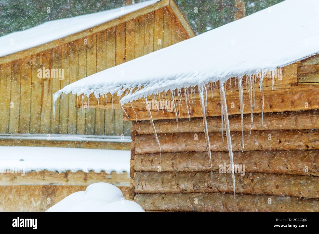 Hanging spike of frozen water hi-res stock photography and images - Alamy