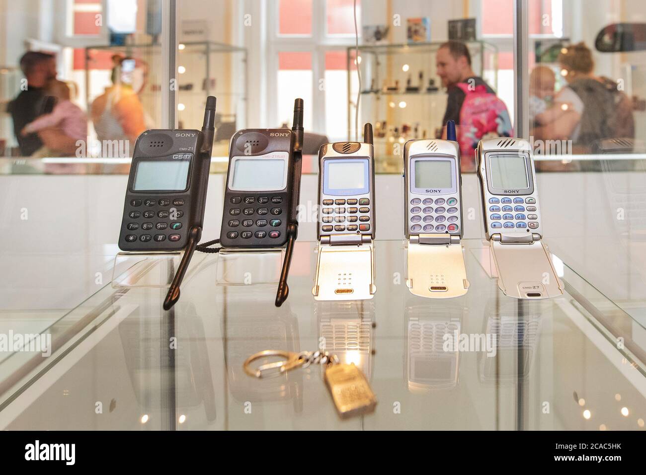 Environmental center presents exhibition of historical cell phones ...