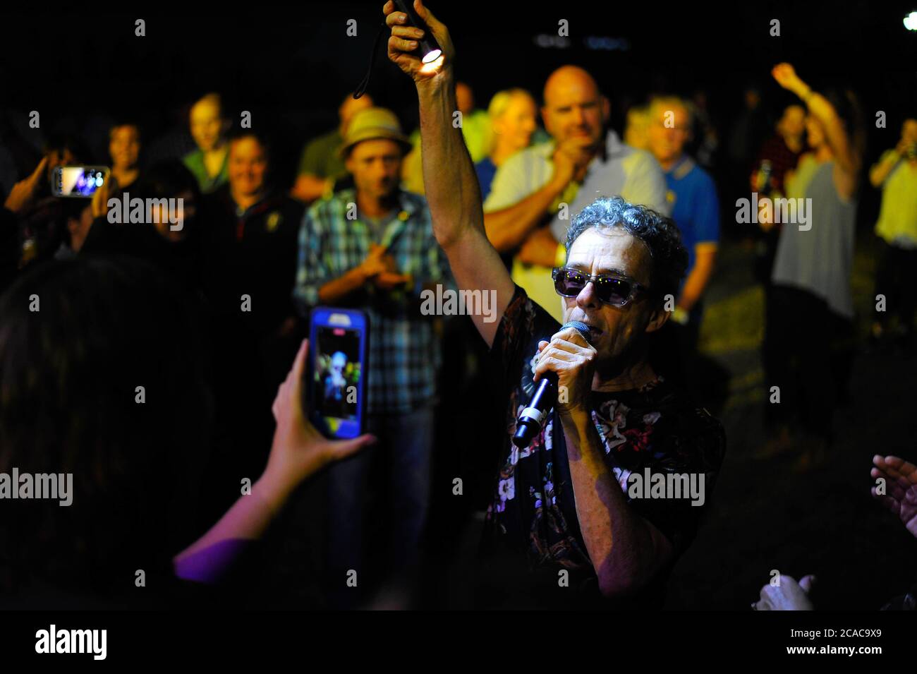 Mark gable singing hi-res stock photography and images - Alamy