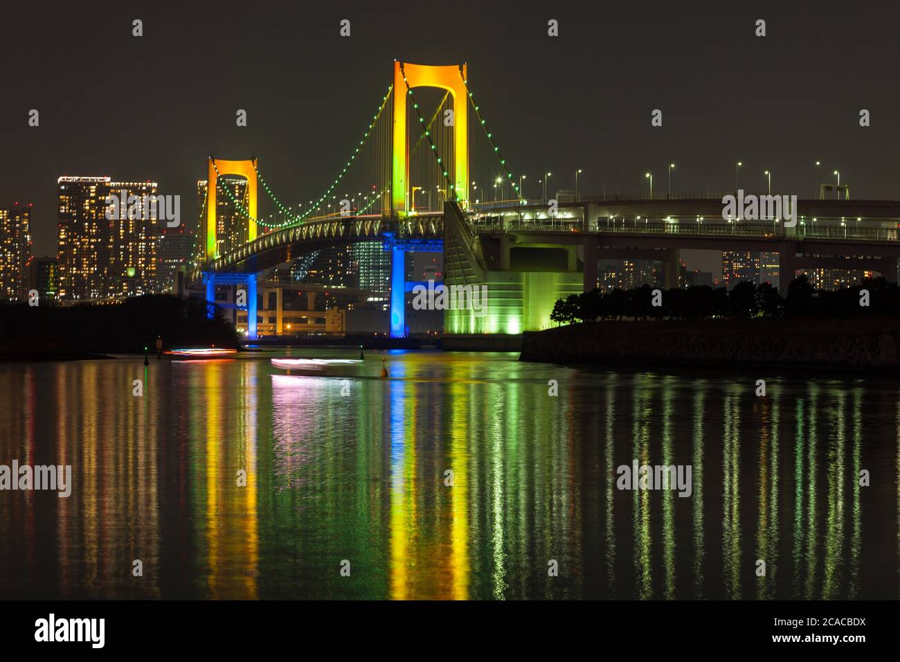 Tokyo, Japan - December 16, 2017 : Cityscape of Tokyo Night view ...