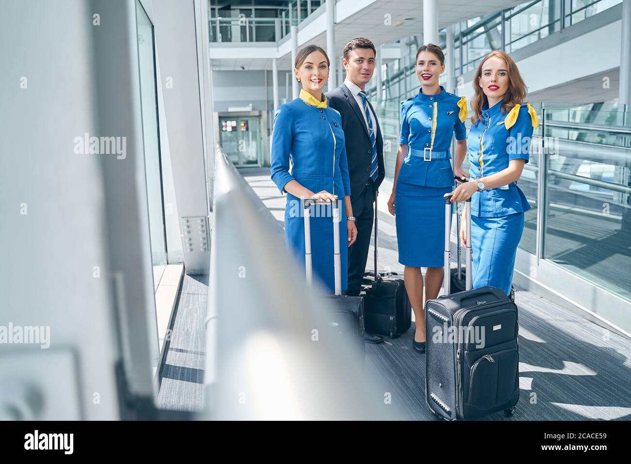 Cabin crew hi-res stock photography and images - Alamy