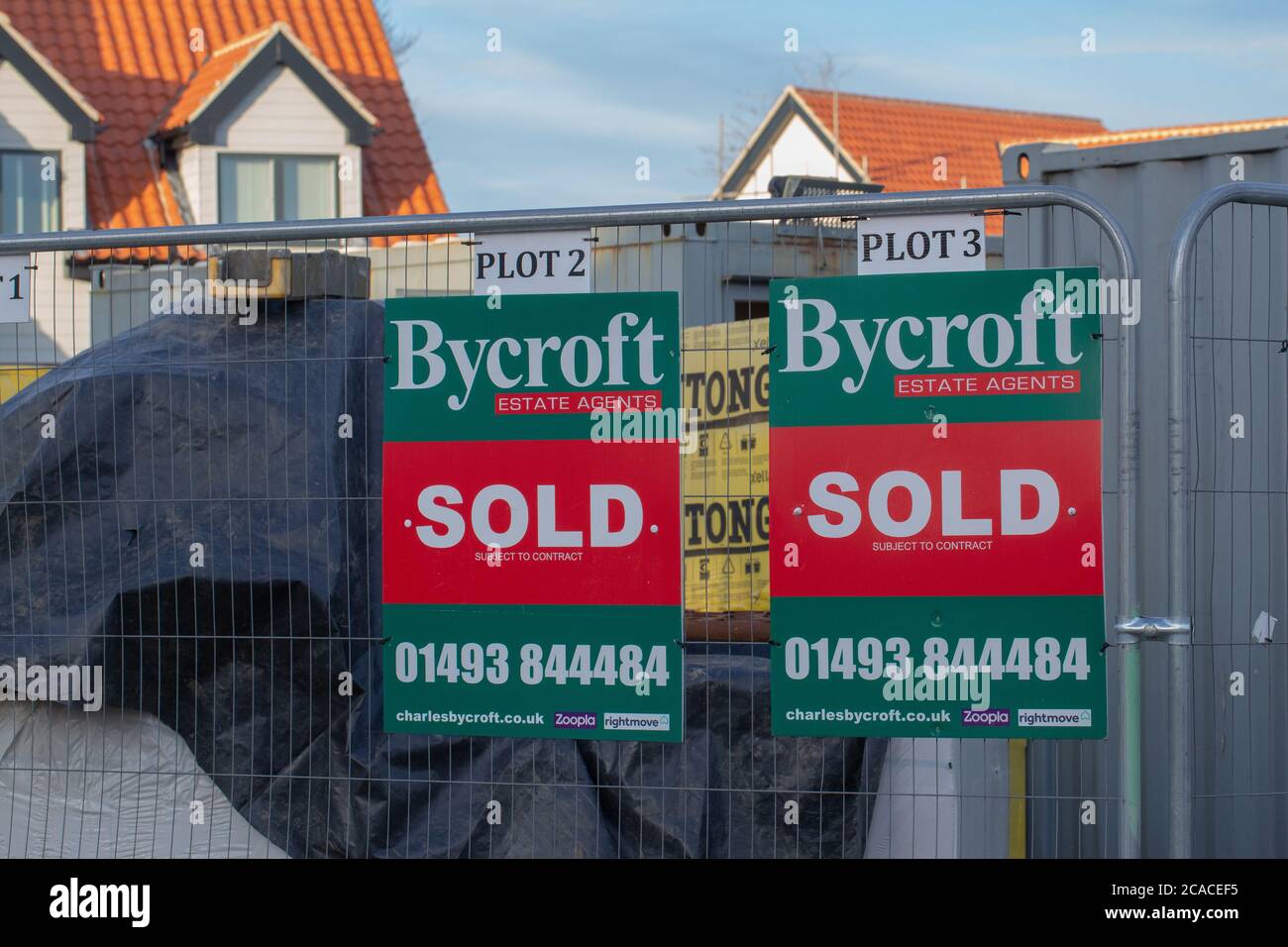 New housing development advertising sign hi-res stock photography and ...