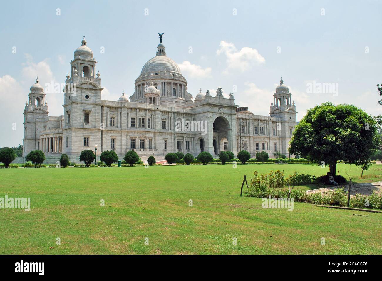 Victoria memorial museum building hi-res stock photography and images ...