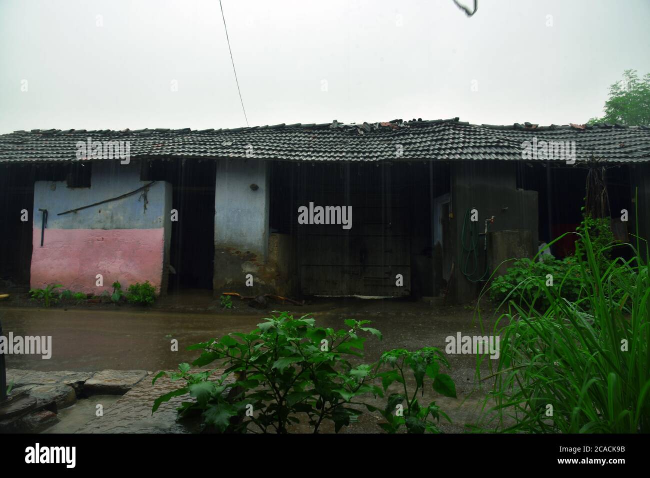 Rain hd wallpapers hi-res stock photography and images - Alamy