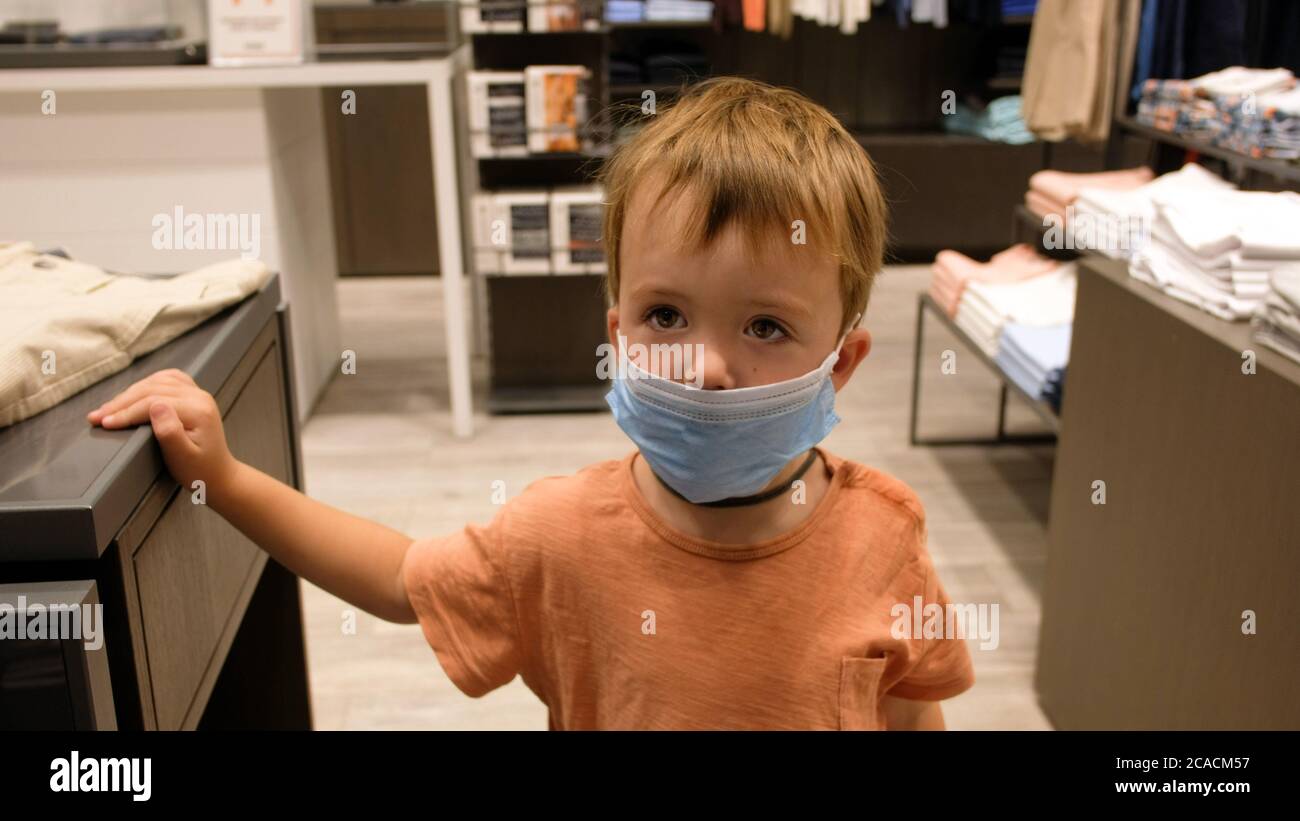 Mask store coronavirus hi-res stock photography and images - Alamy