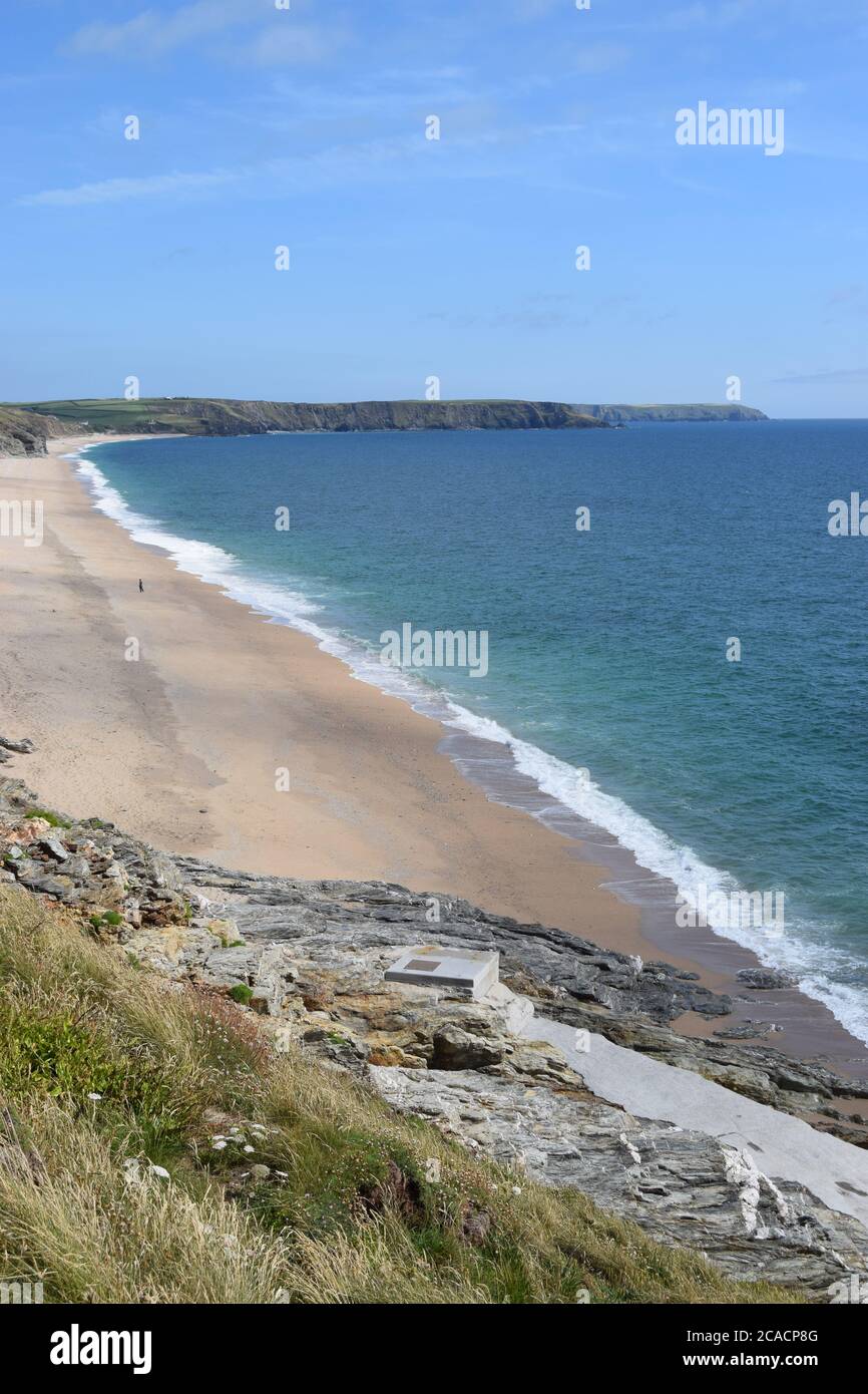 Loe bar beach cornwall hi-res stock photography and images - Alamy