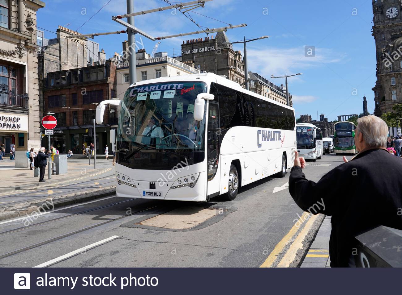 Bus horns hi-res stock photography and images - Alamy